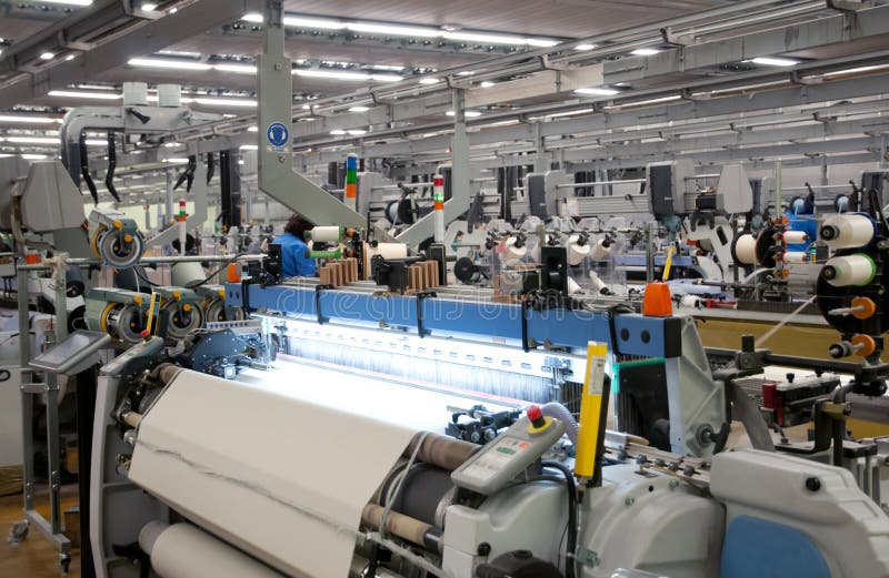 Industria Textil - Tejiendo Y Combándose Imagen de archivo - Imagen de ...