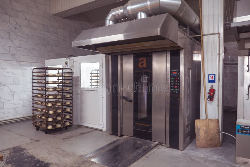 Industrial Baker, Baking Oven Industrial Equipment for Flour Stock ...