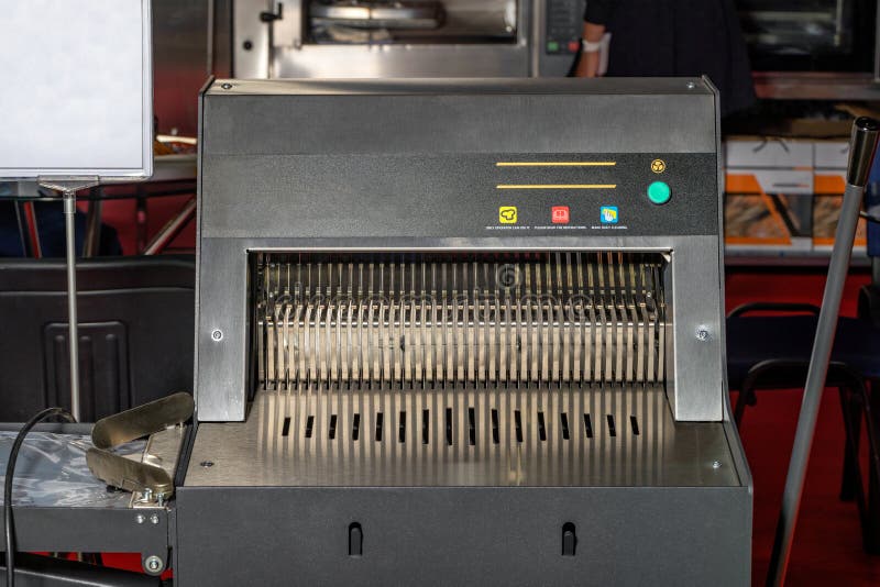 Industrial Bread Slicing Machine for Slicing Bread into Thin ...