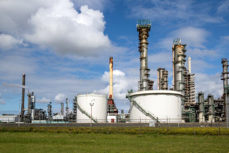 Pipelines and Silos at an Oil Refinery Plant Stock Photo - Image of ...