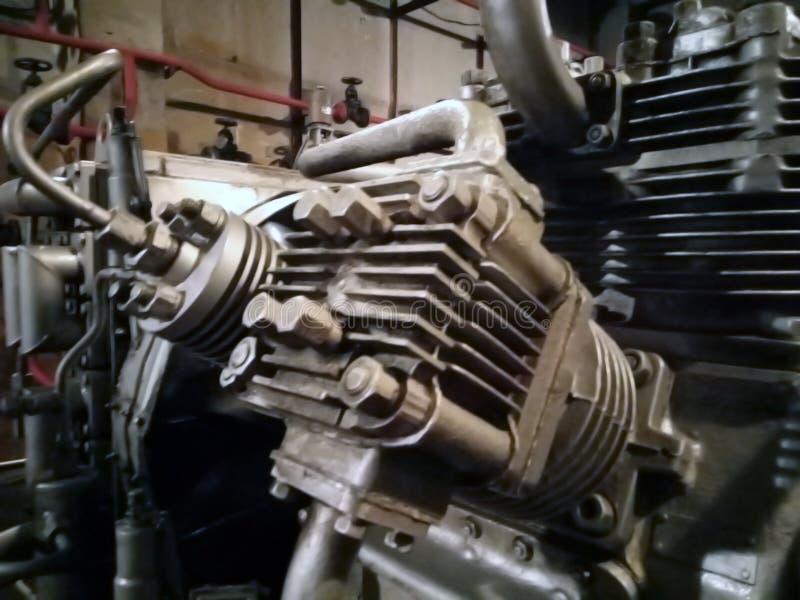 Industrial Piston Compressor. Technology and Mechanisms . Equipment ...