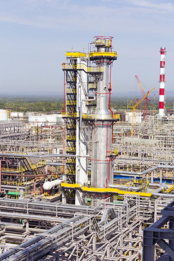 Industrial of Refinery Tower Stock Photo - Image of energy, fumes: 60966592