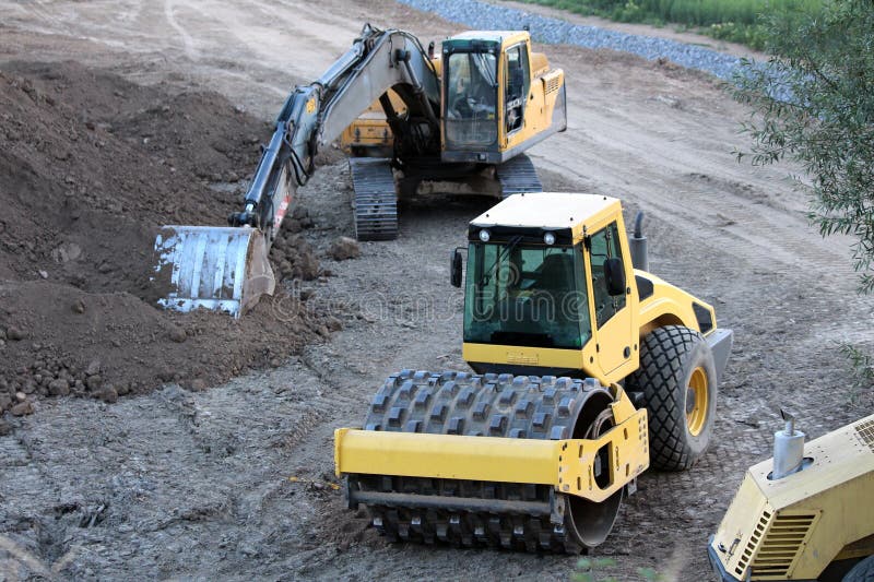 Industrial Single Drum Roller Used for Medium To Heavy Soil Compaction ...