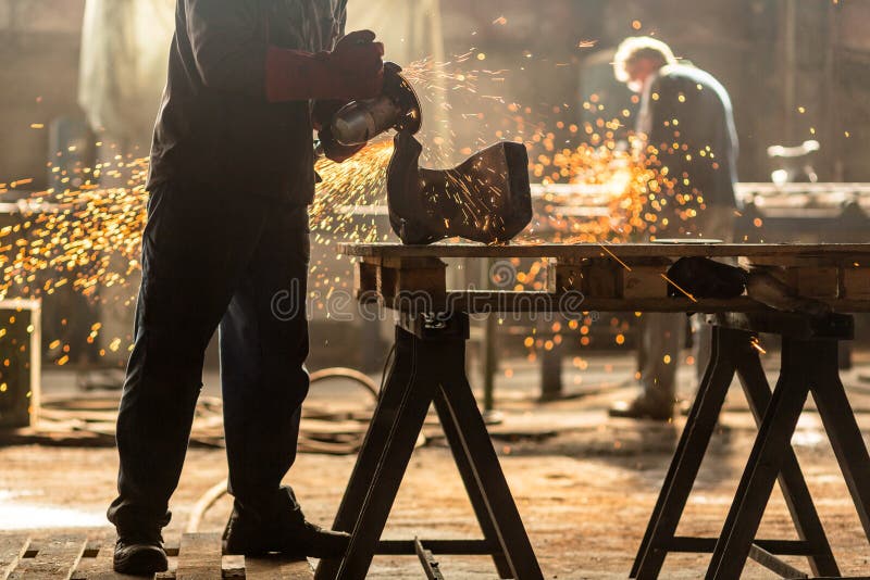 Industriarbetare arkivfoto. Bild av koncentration, kallt - 28703476
