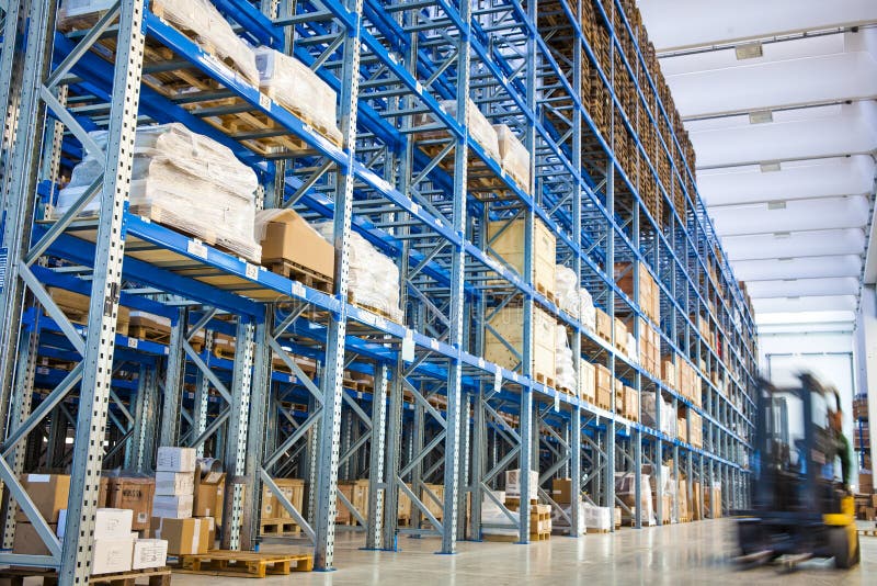 Industrie-Lagerhaus-Gabelstapler Stockbild - Bild von aufbau, objektiv ...