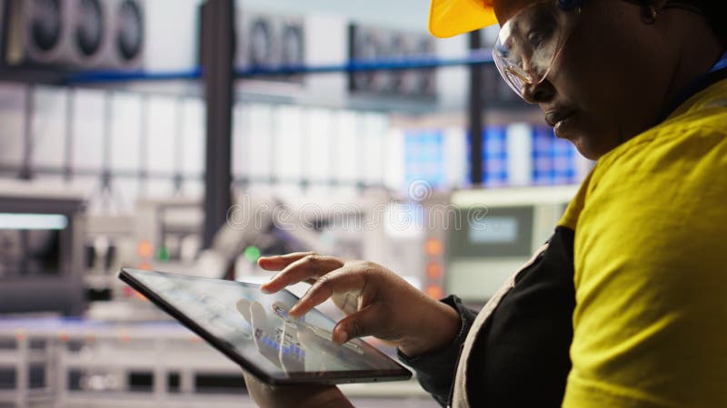 Industry 4.0 Plant Engineer Designs New Robotic Machines Using CAD ...