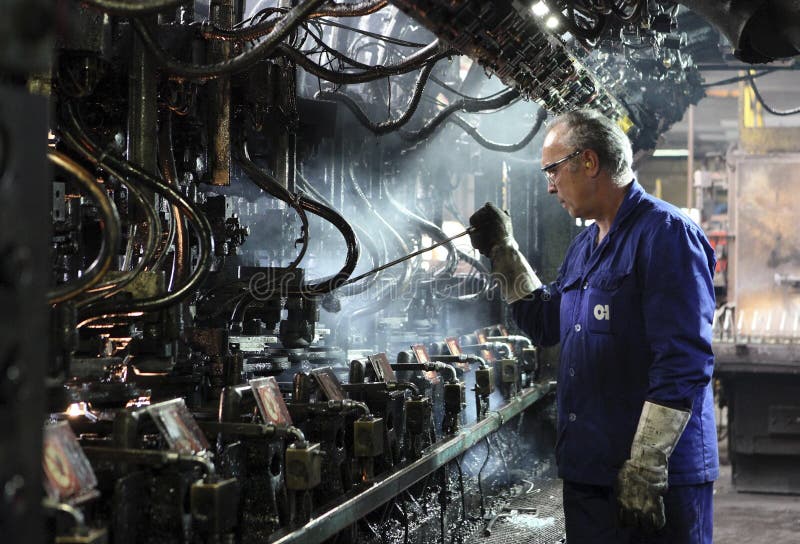 Industry worker editorial photo. Image of inside, manufacturing - 43555721