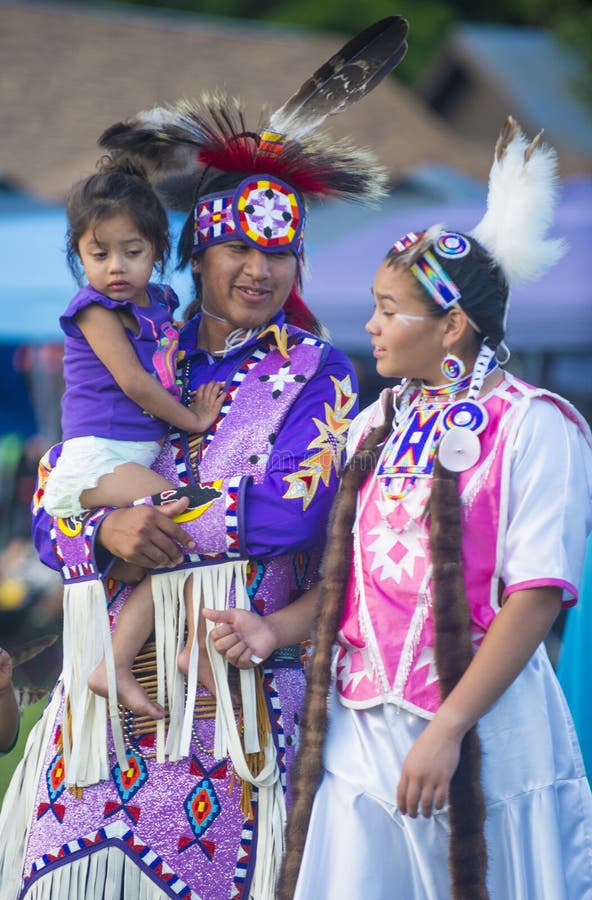 Infödd indier redaktionell bild. Bild av klänning, händelse - 32164296