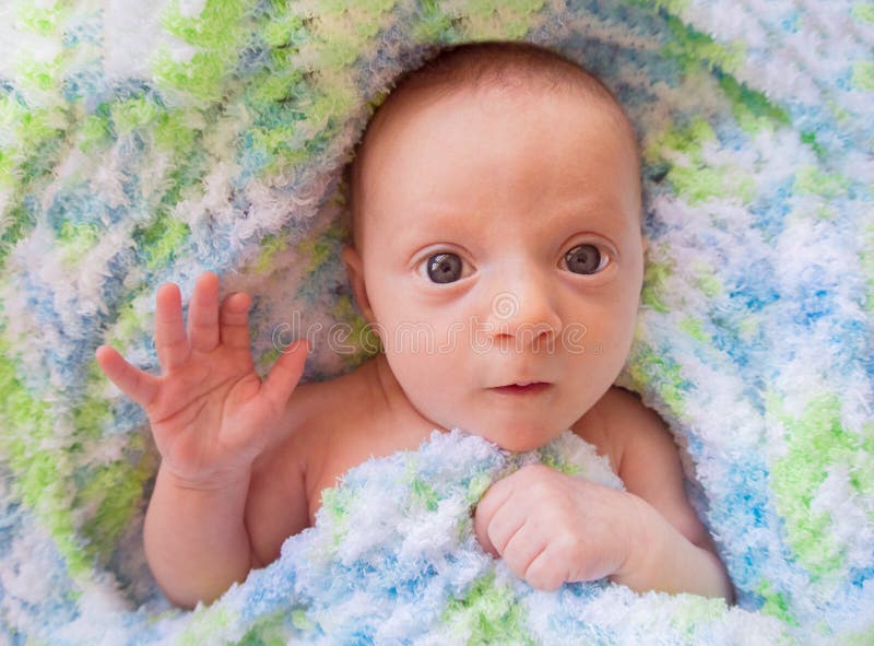 Bebè che dice Ciao! fotografia stock. Immagine di sign - 32215572