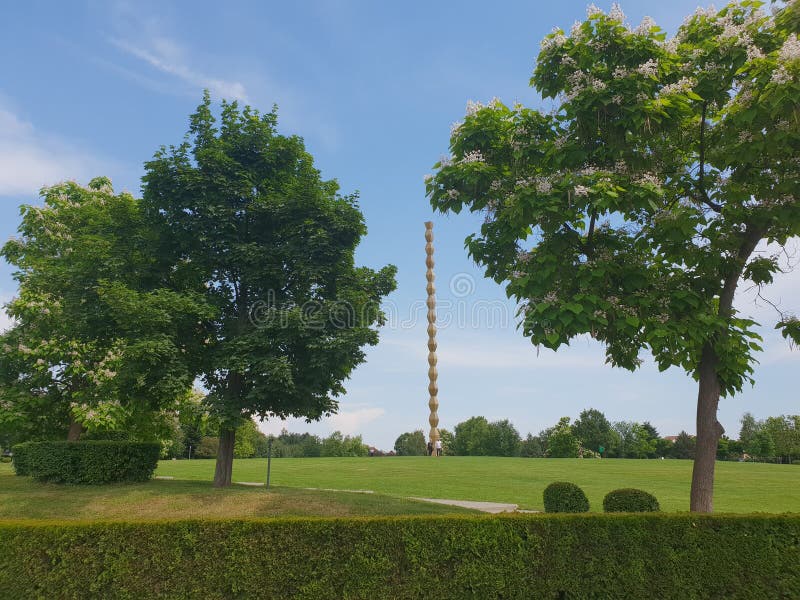 Infinity Column by Constantin Brancusi Stock Photo - Image of ...