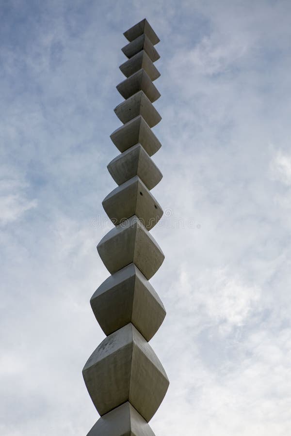 Infinity Column - Constantin Brancusi - Targu Jiu Stock Image - Image ...