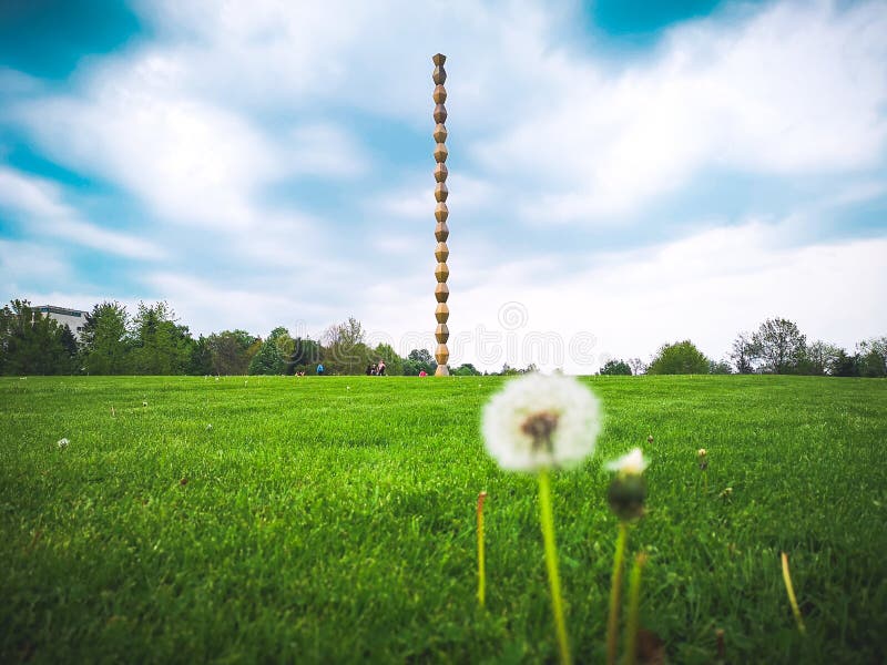 Infinity Column - Constantin Brancusi Masterpiece Editorial Stock Image ...