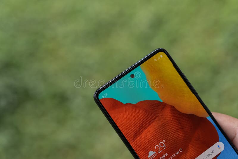 Infinity-O Display Samsung Galaxy A51 Editorial Stock Photo - Image of ...