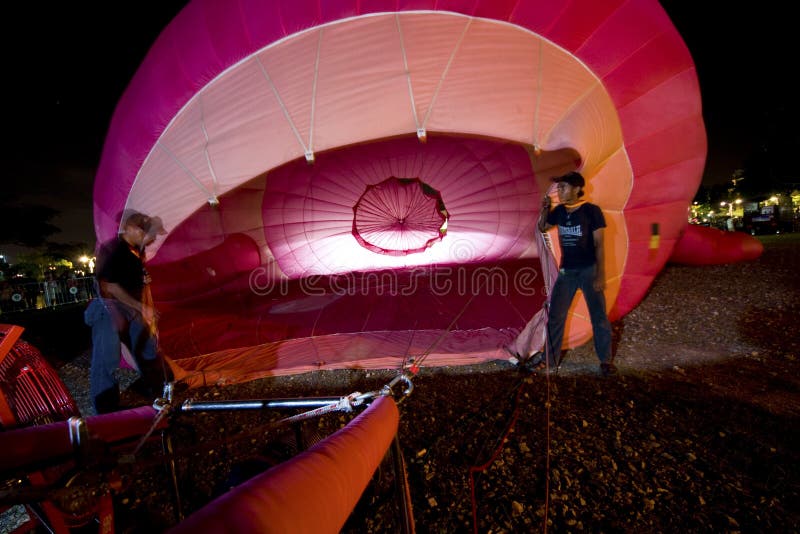 Inflating hot air balloon editorial photography. Image of gondola - 8688887