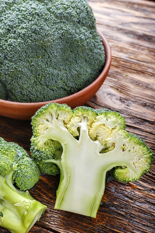 Broccoli in a clay dish stock image. Image of nature - 101054463
