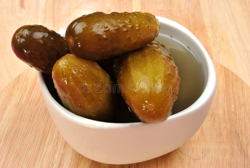 Zure augurk stock afbeelding. Image of ingelegd, augurk - 12375587