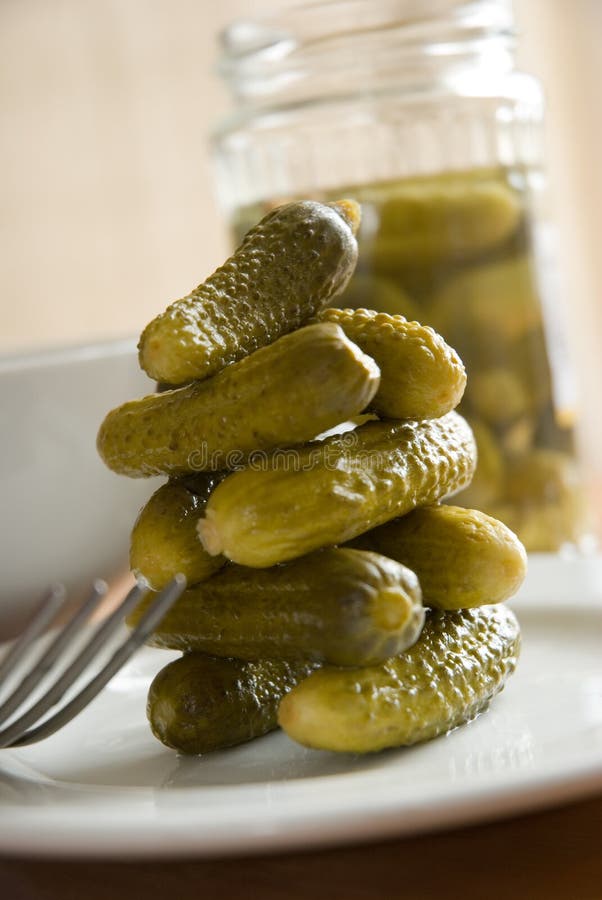 Ingelegde augurken stock foto. Image of landbouw, augurken - 11248060