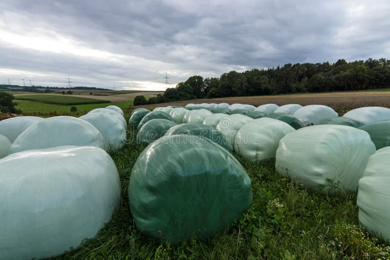 Plastic Balen Bij De Installatie Van De Afvalverwerking Afzonderlijke ...