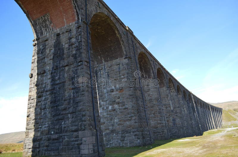 Ingleton Viaduct in North Yorkshire Stock Image - Image of moors, blue ...