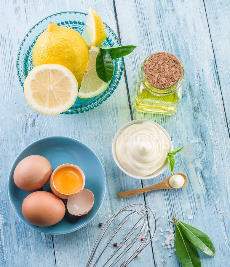 Ingredientes Naturales De Mayonesa Y La Propia Salsa Imagen de archivo ...