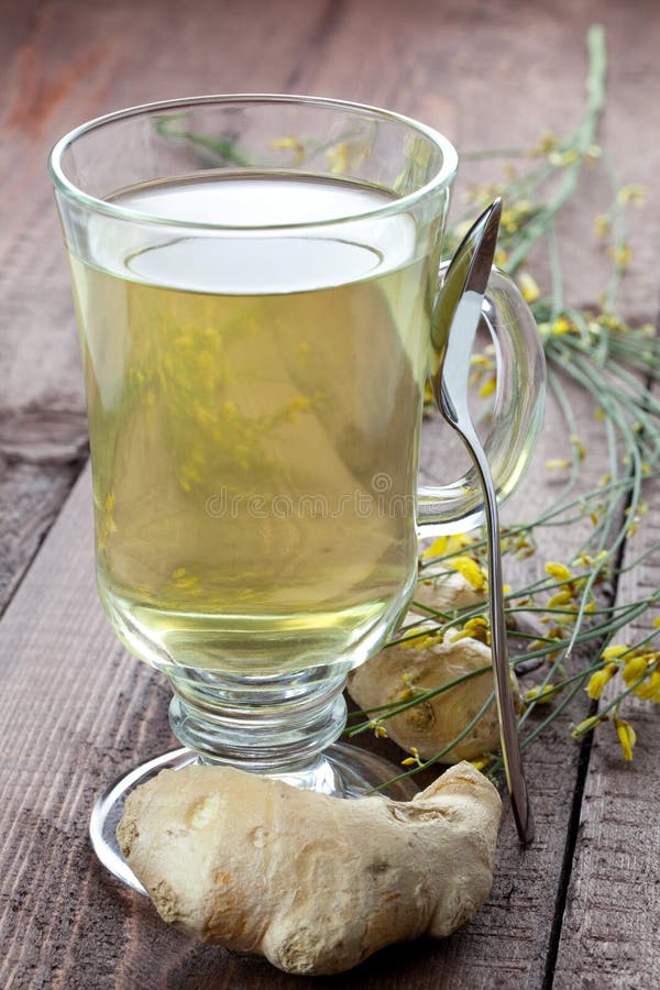 Frischer Ingwertee stockfoto. Bild von frisch, wurzel - 17427400
