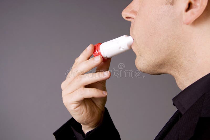 Inhalateur Avec Le Tube D'extension Image stock - Image du santé, foin ...