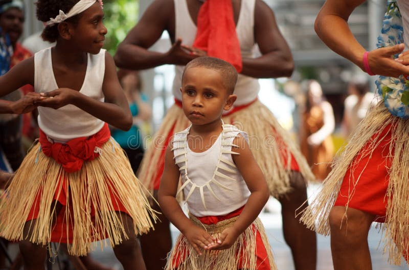 Inheems toon redactionele stock foto. Image of vreedzaam - 23396218