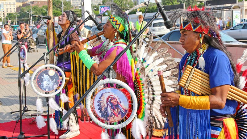 Inheemse Indiaan Stammengroep Redactionele Foto - Image of musicus ...