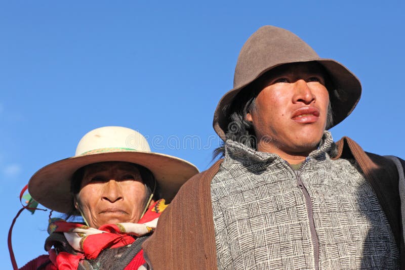 Inheemse Mensen, De Bergen Van De Andes Redactionele Stock Foto - Image ...