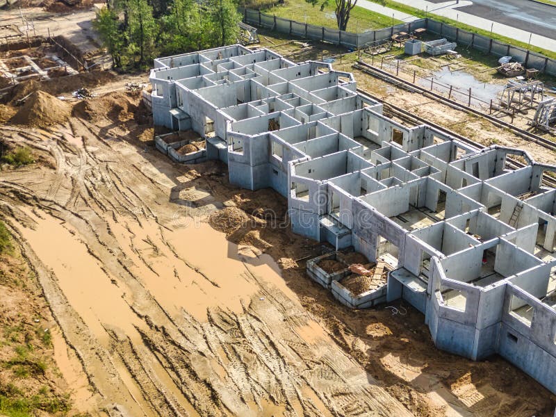 The Initial Stage of Construction of a Prefabricated Reinforced ...