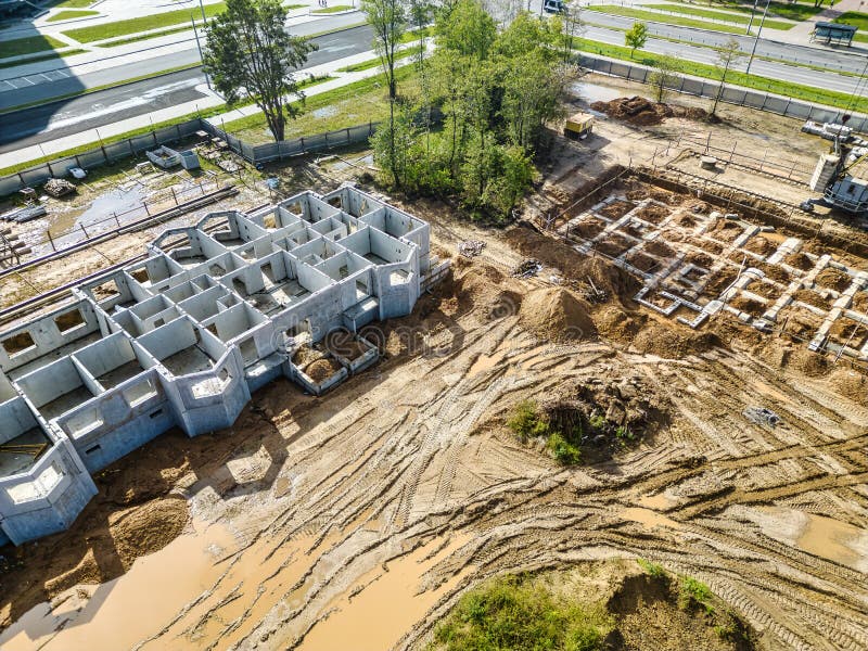 The Initial Stage of Construction of a Prefabricated Reinforced ...