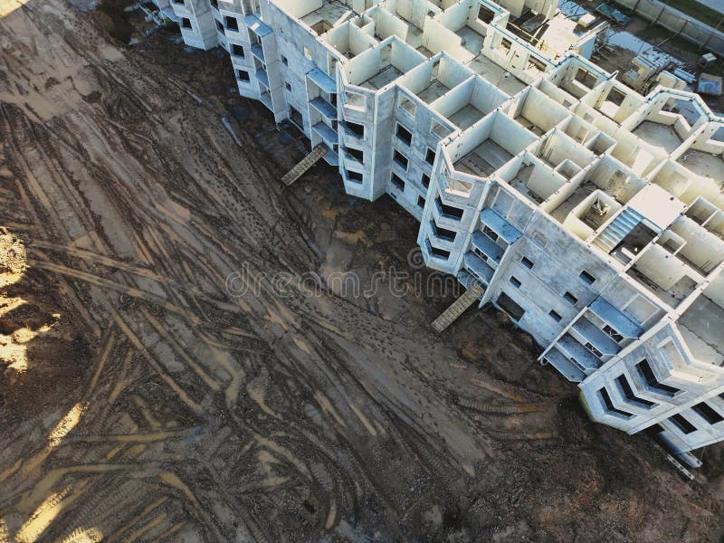 The Initial Stage of Construction of a Prefabricated Reinforced ...