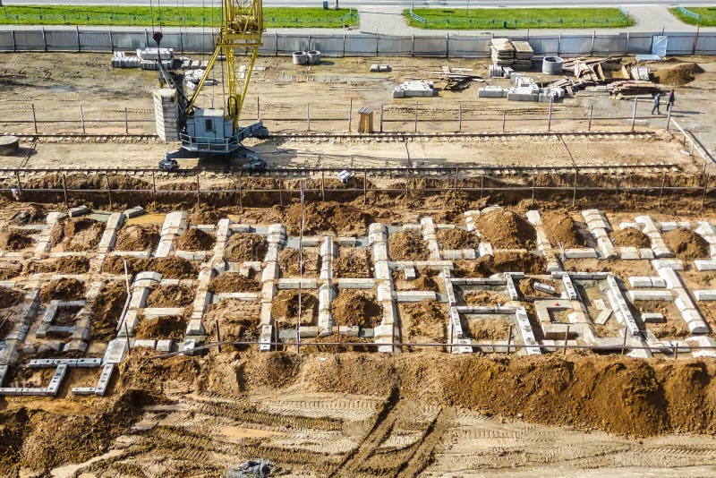 The Initial Stage of Construction of a Prefabricated Reinforced ...