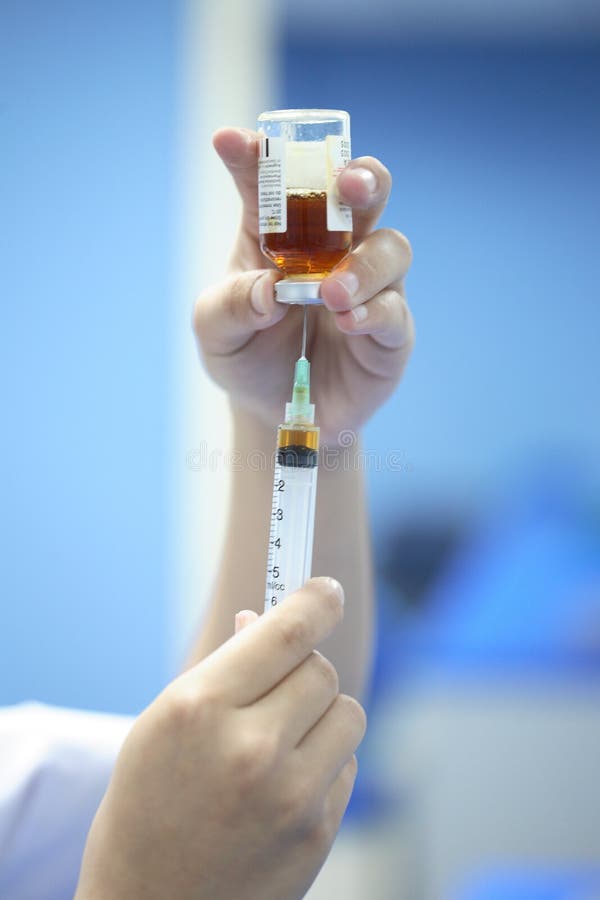 Injectie stock foto. Image of gezond, wapen, injecteren - 3161314