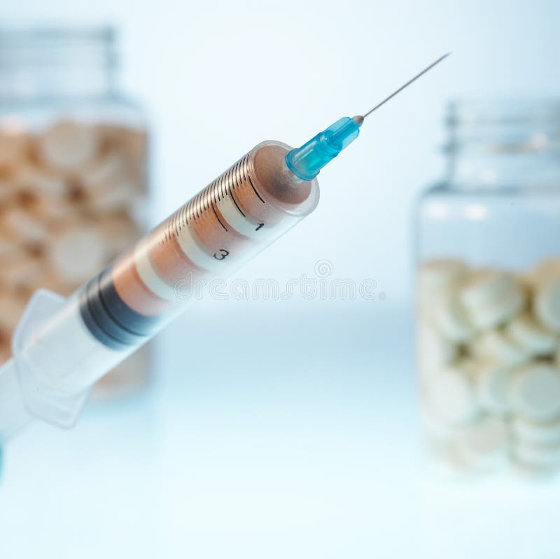 Injectie Met Verdovend En Papaver Stock Foto - Image of heroïne ...