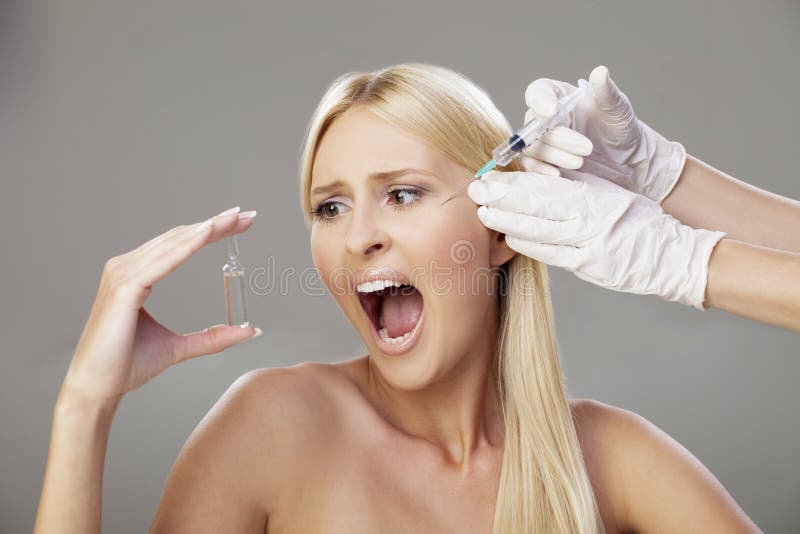 Injection Blonde 3 De Fille Et De Botox Photo stock - Image du beauté ...