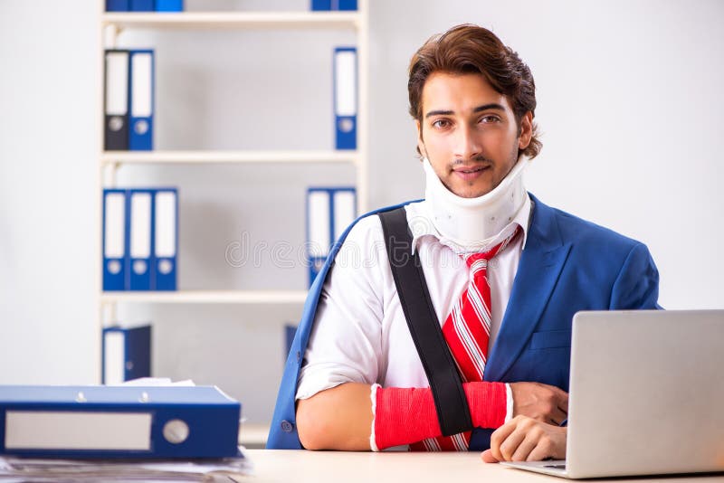 The Injured Employee Working in the Office Stock Image - Image of ...