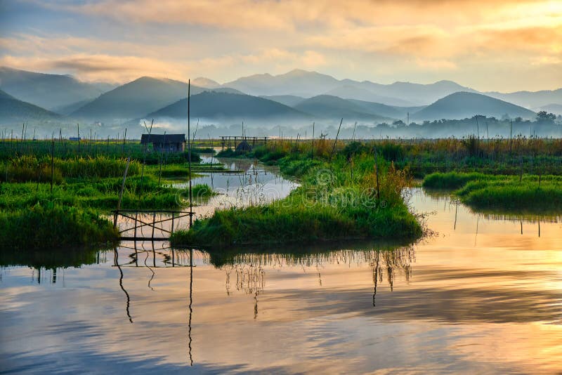 Inle lake at sunrise stock image. Image of sunrise, outdoor - 137537093
