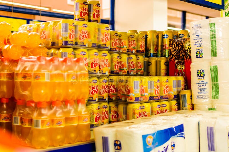 Innenraum Eines Supermarktes Redaktionelles Stockfoto - Bild von ...