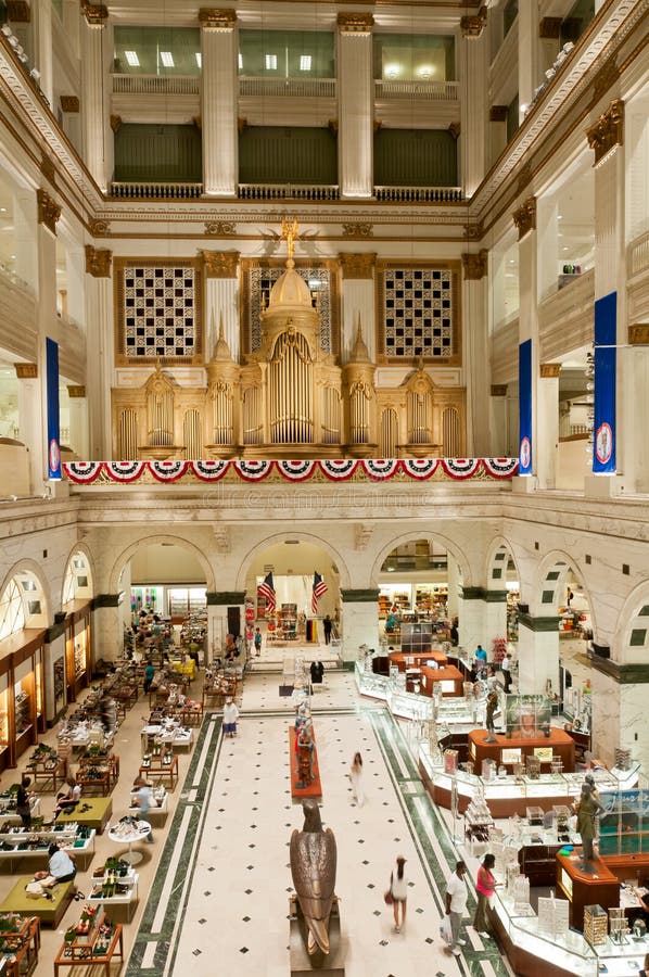 Im Inneren Eines Gehobenen Kaufhauses in Philadelphia Redaktionelles ...