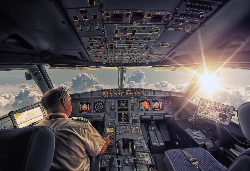 Cockpit Von Neuem Airbus A320-200F Redaktionelles Foto - Bild von flug ...