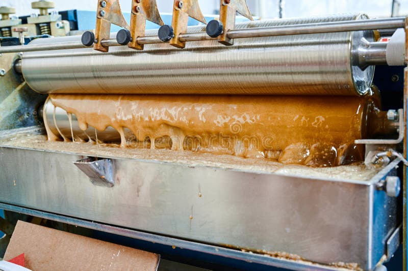 Innovative Glue-spreading Machine in Action with Swirling Hot Glue ...