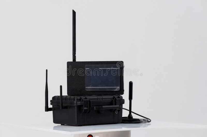 Innovative Portable Electronic Warfare System with Multiple Antennas ...