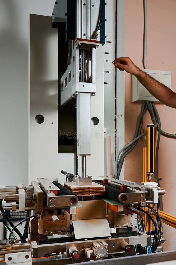 Innovative Semi-automatic Machine Enhances Efficiency in Wrapping ...