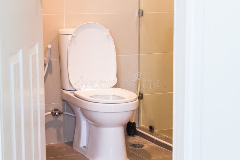 Aseo imagen de archivo. Imagen de interior, nuevo, amarillento - 41333715