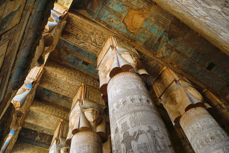Inre Av Den Forntida Egypten Templet I Dendera Arkivfoto - Bild av ...