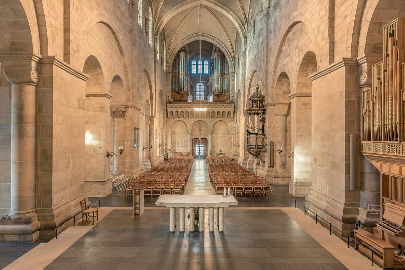 Inre Av Den Medeltida Lund Domkyrkan Redaktionell Arkivfoto - Bild av ...
