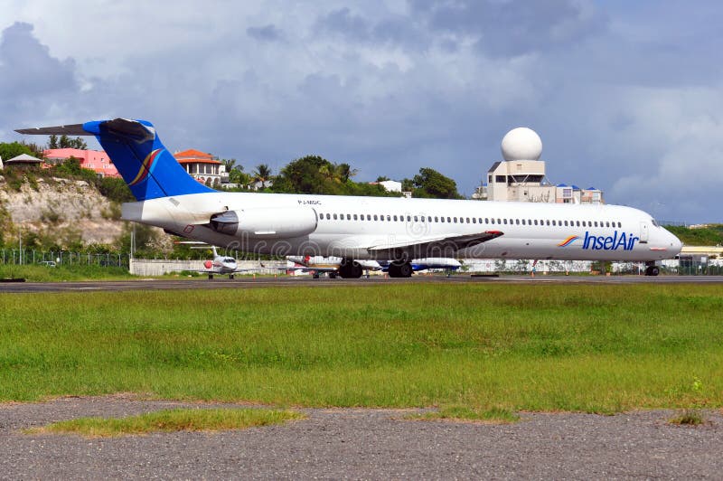 Insel Air at St.Maarten editorial photo. Image of spectacular - 67919036