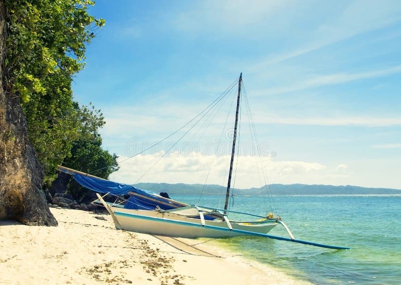 Inselboot stockbild. Bild von blau, himmel, nave, insel - 33781015