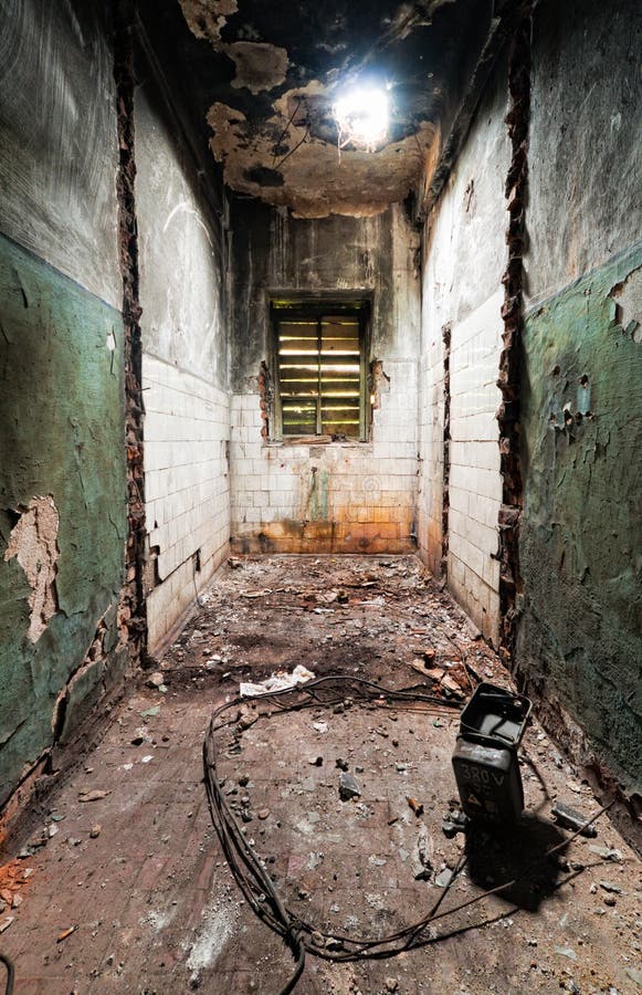 Inside an Abandoned Building Stock Image - Image of dark, slum: 26147873